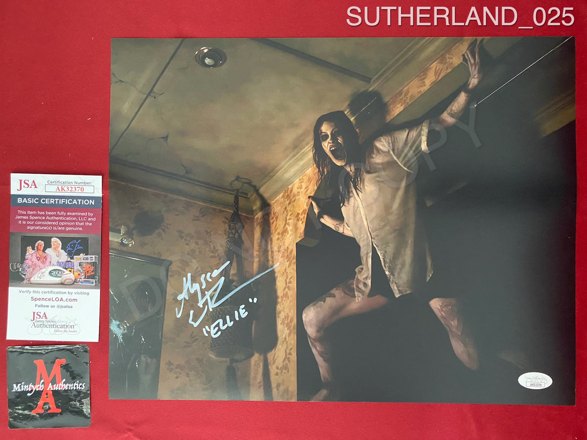 A_SUTHERLAND_025 - 11x14 Photo Autographed By Alyssa Sutherland – Mintych Authentics