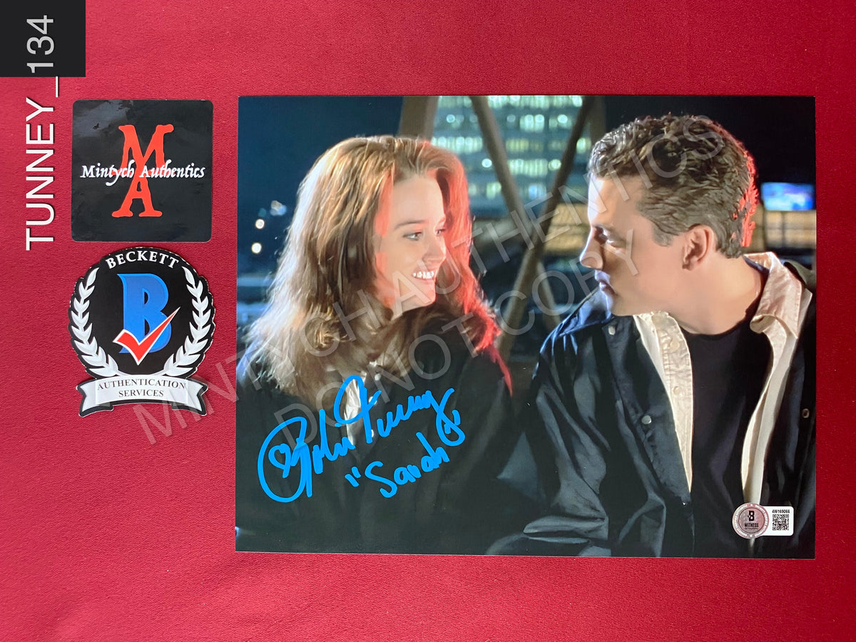 TUNNEY_134 - 8x10 Photo Autographed By Robin Tunney – Mintych Authentics
