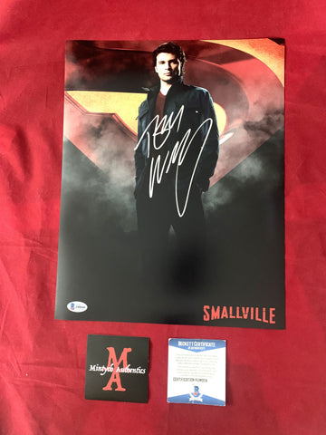 Smallville Superman Autograph Collection – Mintych Authentics